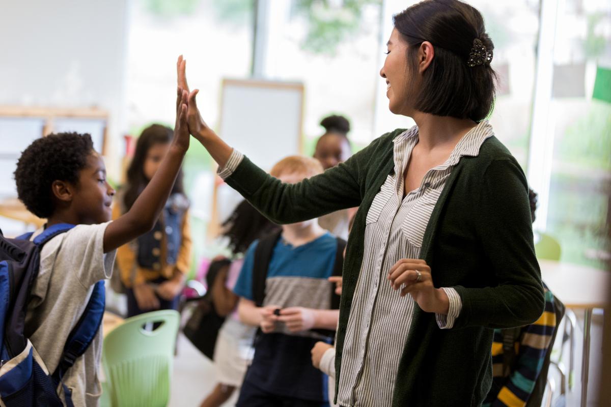 10 Techniques to Use Positive Reinforcement in the Classroom ...